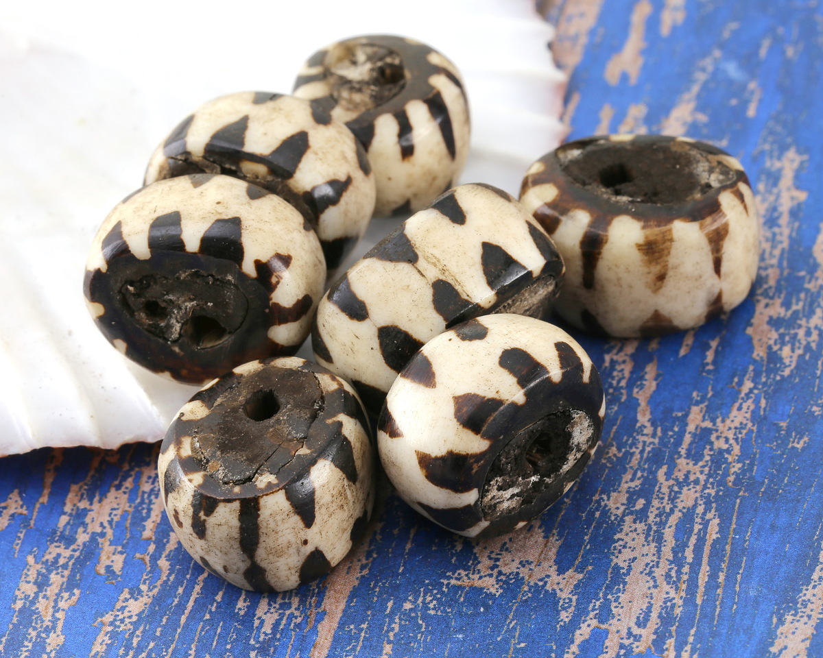 African (Kenya) Batiked Bone Zigzag Large Rondelle Bead 12-15x20-25mm