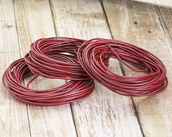 Metallic Corrida Red Round Leather Cord 1.5mm, 32 feet