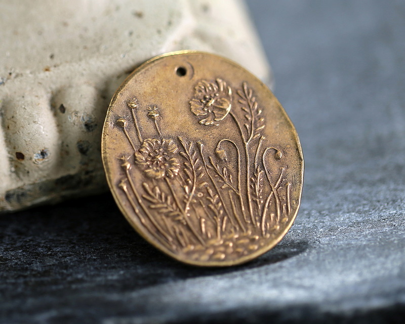 Green Girl Bronze Poppy Garden Coin 25-28x30-32mm