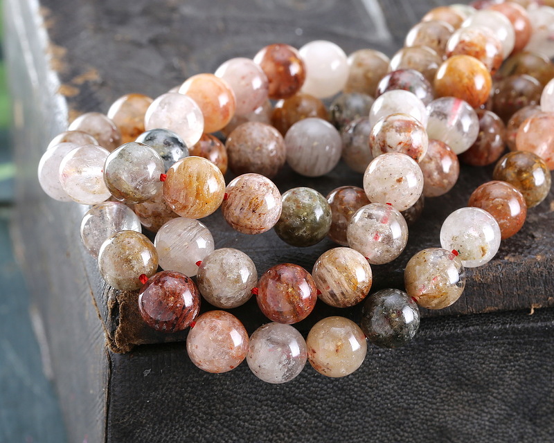 Golden Phantom Quartz Round 8mm