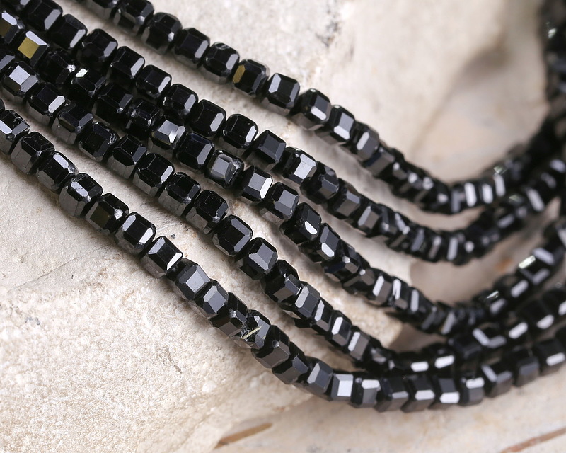 Black Spinel (A) Microfaceted Miracle Cube 3mm