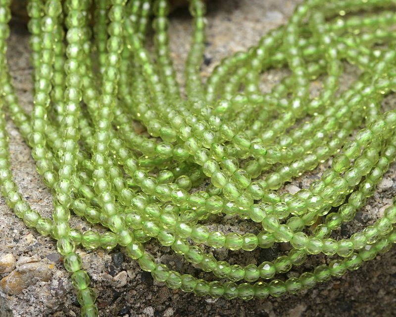 Peridot Diamond Cut Faceted Round 3mm Beads