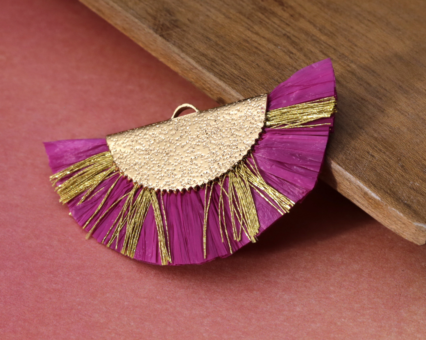 Fuchsia w/ Metallic Gold Fringed Raffia Focal 45x27mm