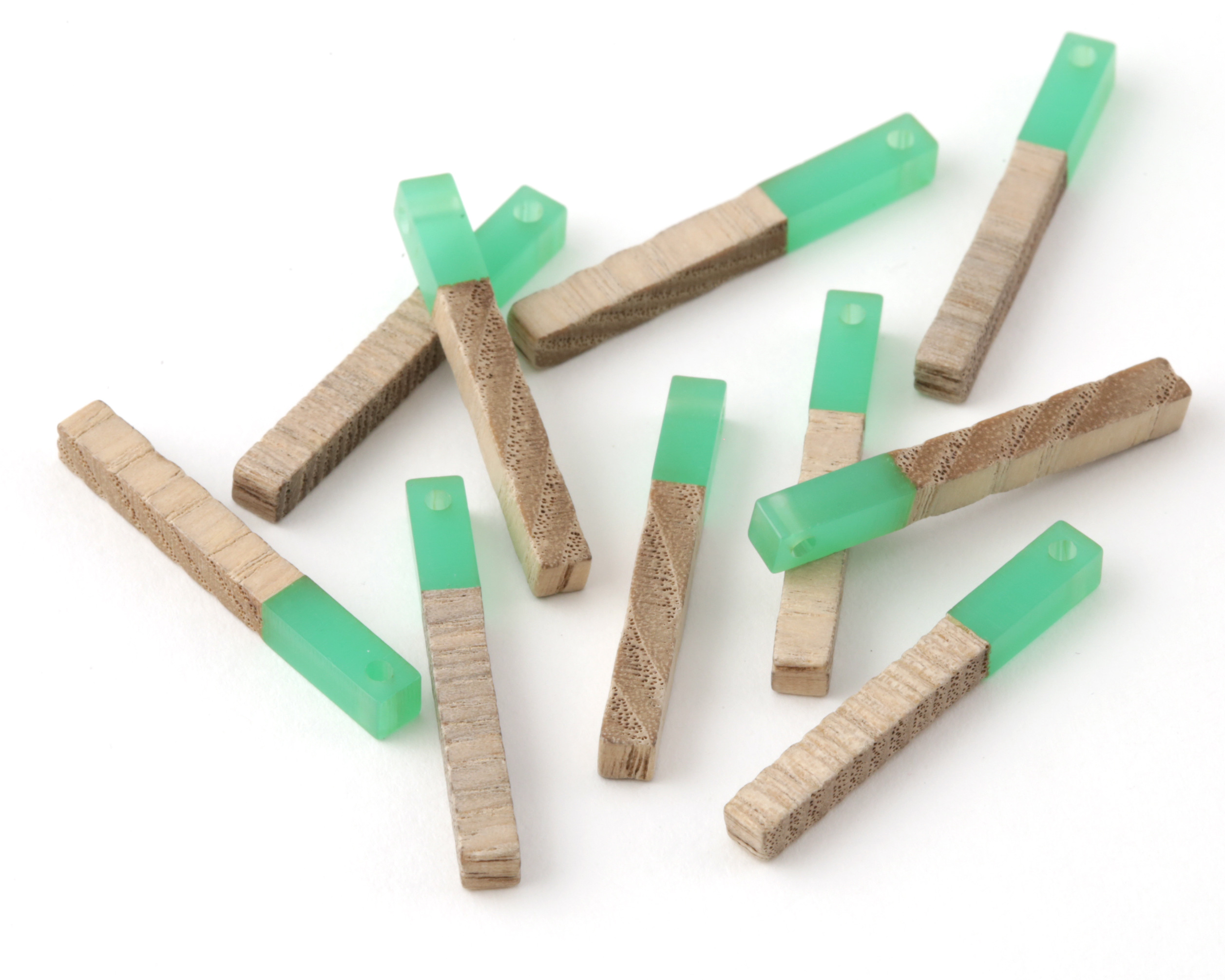 Wood & Emerald Resin Stick Drop 3.5x30mm